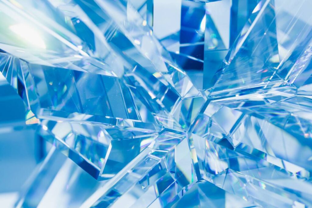 Why Your Ice Is Cloudy (and a Guide on How to Make Clear Ice) - SC Beverage